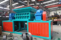 China Double Shaft Shredder For Waste PET Mineral Water Bottle Tree Root With 220V 380V Voltage for sale
