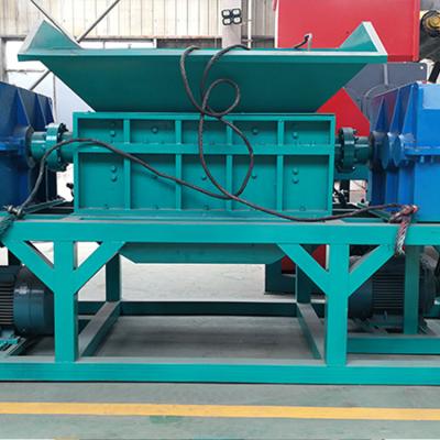 China Double Shaft Shredder for Can Briquettes Car Shell 220V 380V at 2100x1000x1650MM for sale