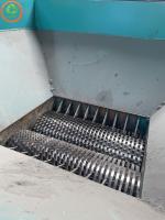 China 15-24RPM Speed Low Energy Consumption Double Motor Shredder for PVC HDPE PP PET Waste for sale
