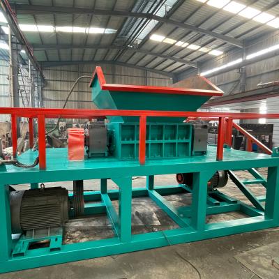 China 1000KG/H Waste Quilt Old Quilt Waste Mulch Film Hob Shredder for Customer Requirements for sale