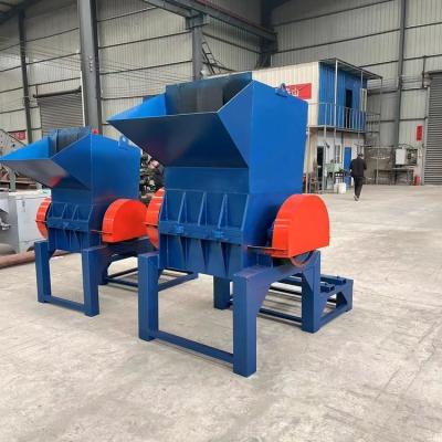 China PET Plastic Bottle and Can Crushing Machine with 500-800 kg/h Production Capacity for sale