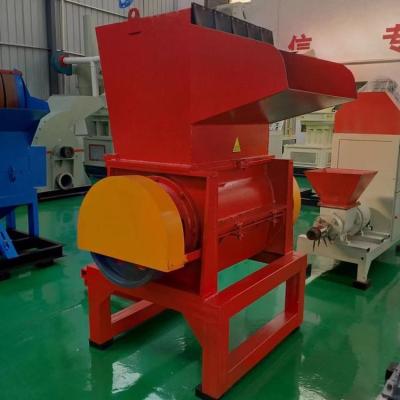 China Classic Microwave Lunch Box Crusher Machine Pp Beverage Bottle Crusher with Speed 15-24RPM for sale