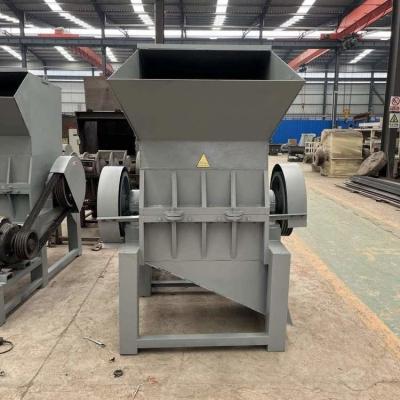China Plastic Basin Crusher Machine Voltage 220V/380V Production Capacity kg/h 500 800 kg/h for sale