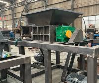 China Long Service Life Twin Shaft Hob Shredder for OEM Waste Clothes Fishing Net Mulch Film for sale