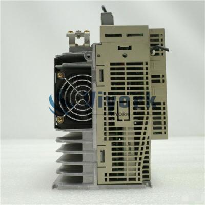 China Yaskawa SGDH-15AE Industrial Servo Drive 50 / 60HZ 200 - 230VAC INPUT 9.5AMP for sale