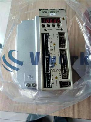 China Yaskawa SGDH-15DE-OY Industrial Servo Drive 50 / 60HZ 380 - 480VAC INPUT 4.8AMP NEW for sale