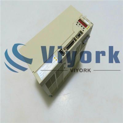 China Yaskawa SGDH-50AE Industrial Servo Drive 50 / 60HZ 200 - 230VAC INPUT 28AMP for sale