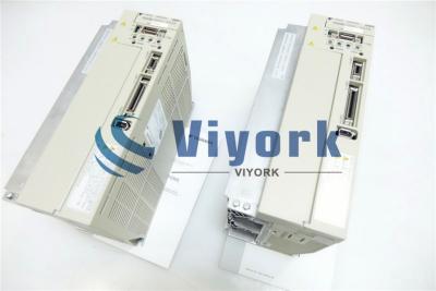China Yaskawa SGDM-04AC-AD2B-R Industrial Servo Drive 50 / 60HZ 200 - 230VAC INPUT 12AMP for sale