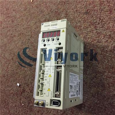 China Yaskawa SGDM-04AD Industrial Servo Drive 50 / 60HZ 200 - 230VAC INPUT 5.5AMP for sale