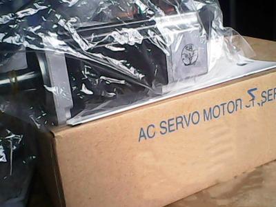 China Yaskawa SGML-04AF14 AC SERVO MOTOR 200V 2.6A 400W 3000RPM NEW for sale