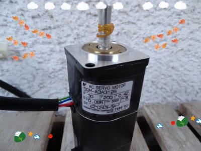 China Yaskawa SGM-A3A3H16 AC SERVO MOTOR 30W 200V 0.42A 3000RPM NEW for sale