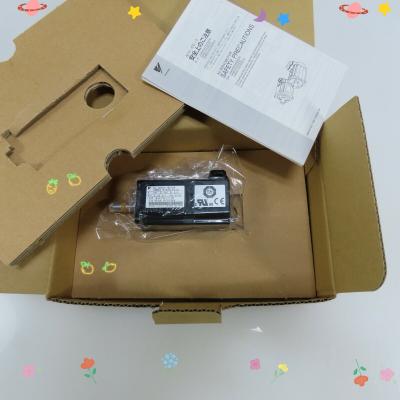 China Yaskawa SGMAS-01A2A-FJ13 AC SERVO MOTOR 100W 200V 3000RPM 0.91A NEW for sale