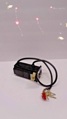 China Yaskawa SGMP-01A316 AC SERVO MOTOR 0.89A 100W 3000RPM 200V NEW for sale