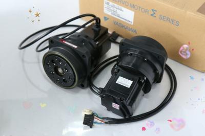 China Yaskawa SGMP-04A3TE32 AC SERVO MOTOR 2.6A 400W 3000RPM 200V NEW for sale