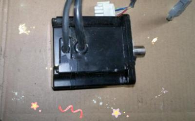 China Yaskawa SGMPH-04ABA-SW11 AC SERVO MOTOR 400W 3000RPM 200V 2.6A NEW for sale