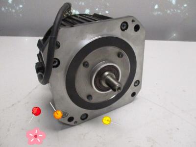 China Yaskawa SGMRS-06A2B-YR11 AC SERVO MOTOR 550W 2000RPM 200V 4A NEW for sale