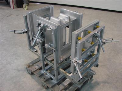 China Custom Slider Built Rotational Moulding Tools For 25L Storage Case for sale
