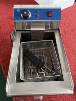 China Electric deep fryer with stainless steel body and large capacity designed for commercial kitchens requiring frying solutions for sale