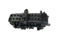 China Genuine Excavator Hydraulic Parts Main Control Valve For Komatsu PC35 PC30 for sale