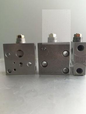 China Reducing Valve For KOMATSU PC200-7 PC200-8 703-40-70100 Excavator Main Relief Valve for sale