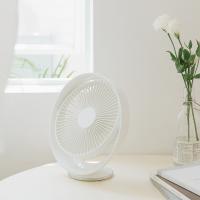 China 360 Degree Rotatable USB Charging Desktop Fashion Cooling Table Fan with 5 Rotary Vanes for sale