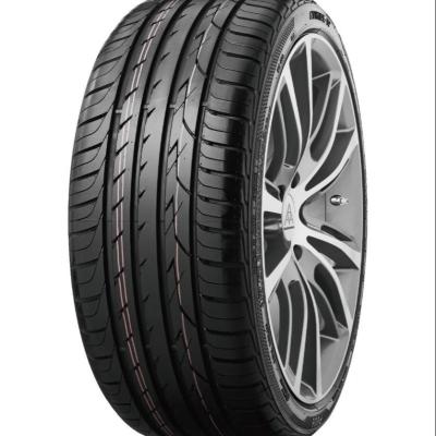 China Passenger Car Radial PCR Tyres 225/40R18 Low Noise Width 205-225mm for sale