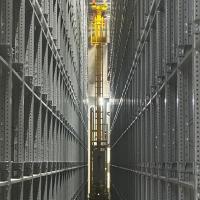 China Automatic Packaging Bin Stacker 1.5metres/S Warehouse Stacker Crane 5000kg for sale