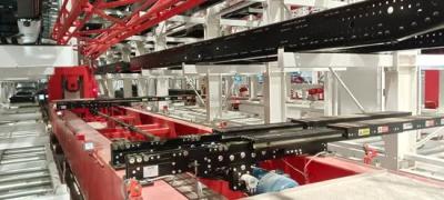 China Single Motor Pallet Telescopic Forks Single Deep Position 35m/Min 2800x2800x2950MM for sale