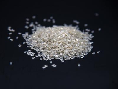 China Odourless Recycled PET Chips White Granule Recycled Plastic 100% Recycled Raw Material for sale