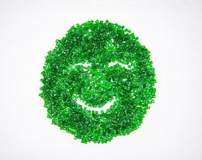 China Green Recycled PET Granules GRS Certified PCR Plastic Recycled Raw Material Particles for sale