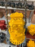 China Excavator Komatsu PC120-6 pc110-6 PC130-7 PC100-6 Swing Motor Assembly 203-26-00123 203-26-00150 706-73-01181 706-73-01180 for sale