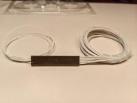 China Bare 1x8 PLC Splitter Mini Tube 250um 0.9mm White Color Transparency 1m 1.5m for sale