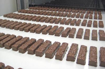 China Papa Industrial Candy Bar Production Line 400-500kg/h High Capacity PM600 for sale