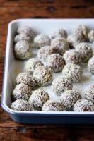 China Papa PLC Control Date Ball Maker Machine Protein Ball Rounder 60pcs/min 220V for sale