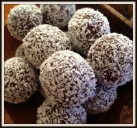 China Small Automatic Chocolate Filled Protein Ball Production Line P110 for sale