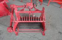 China Harvesting Peanut Crops Equipment For Small Farms , Low Breakage Running Fast for sale