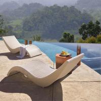 China Top Sales Stylish Moon Chair Practical and Durable Portable Patio Garden Beach Pool Courtyard Villa Sun Lounger for sale