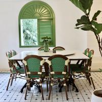 China Outdoor Cafe Milk Tea Shop Rattan Chair Aluminum Alloy PE Woven V Woven French Courtyard Balcony Tables and Chairs for sale