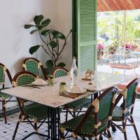 China Outdoor Cafe Milk Tea Shop Rattan Chair Aluminum Alloy PE Woven V Woven French Courtyard Balcony Tables and Chairs for sale