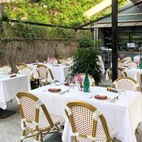 China Outdoor Cafe Milk Tea Shop Rattan Chair Aluminum Alloy PE Woven V Woven French Courtyard Balcony Tables and Chairs for sale