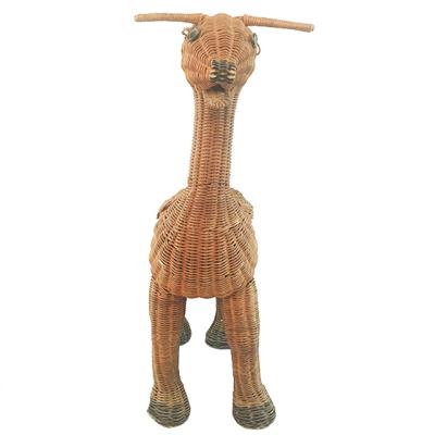 China Good Quality Supermarket Hotel Home Decoration Handmade Rattan Weaving Animal Crafts for sale