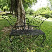 China YILIN Garden Bench Bench Iron Modern Outdoor Table Factory Wholesale Multioutdooronal Metal Butterfly Round Dining Set 2 Chairs for sale