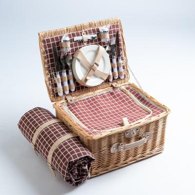 China Best Price Natural Handmade Wicker Picnic Basket With Liner Wooden Split Lid Picnic Basket for sale