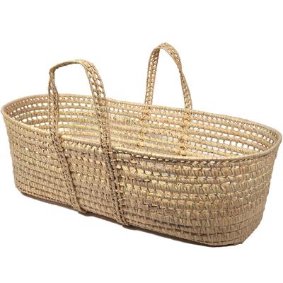 China Quality Assure Hand-woven Natural Material Home Nursery Baby Changing Basket Eco-friendly Safety Comfortable Baby Carrier Basket for sale