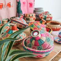 China Bohemian Exotic Hand-woven Straw Baskets Fruit Bowls Home Décor Ornaments Hanging Decorations Wall Decorations for sale