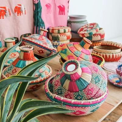 China Bohemian Exotic Hand-woven Straw Baskets Fruit Bowls Home Décor Ornaments Hanging Decorations Wall Decorations for sale