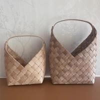 China Wholesale Handmade Chipwood Woven Fashionable Handy Basket Shopping Basket Storage Basket With Handle for sale