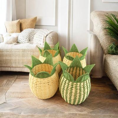 China Hot Sale Elegant Seagrass Pineapple Shaped Basket for Storage Home Decoration OEM Handmade Storage Basket for sale
