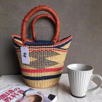 China Wholesale Handmade Decorative Woven Straw Water Hyacinth Seagrass Bolga Wicker Baskets Storage with Handle Handicrafts for sale