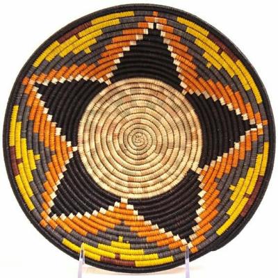 China Yilin Large Hand Woven Date Palm Basket Tray Natural Wicker Fruit Basket Tray Storage Woven Fruit Basket for sale